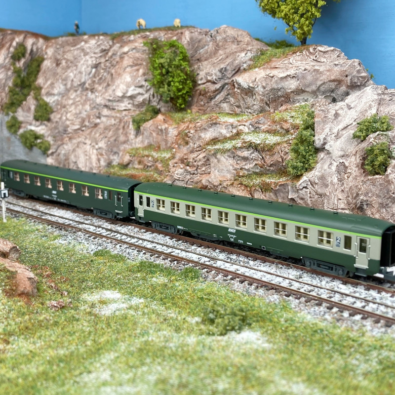 2 voitures DEV AO B8 et B10 "2CL" logo blanc encadré, Sncf - REE NW277