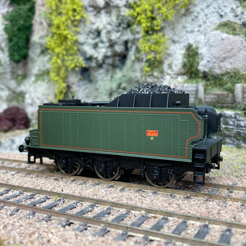 Tender 25 A 50, 3 essieux, vert 306 filets rouges, Sncf - REE MB-139