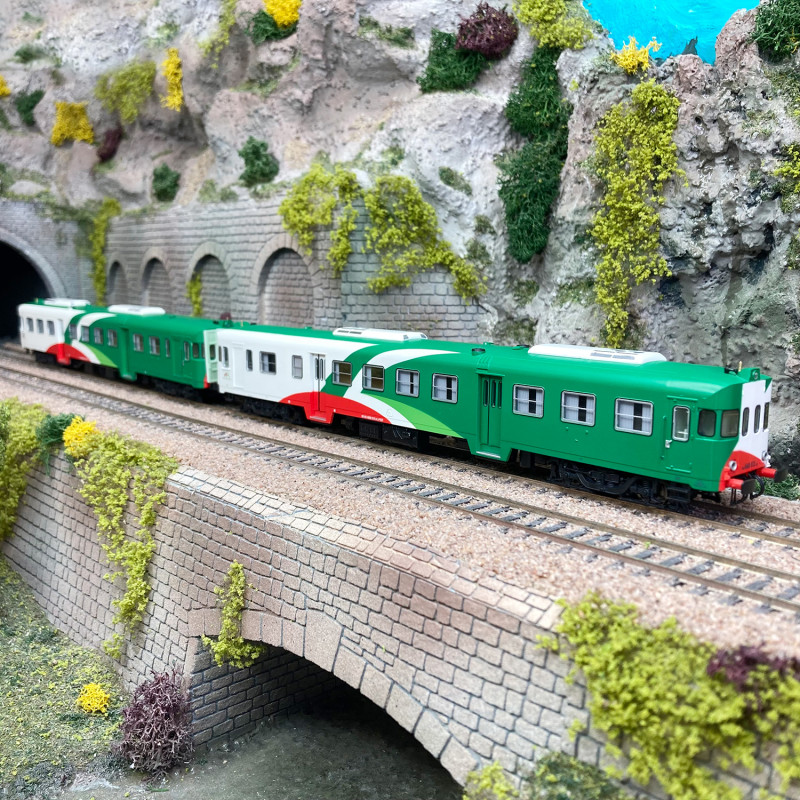 Automotrice ALn 668 013 + 018, 2 éléments, FER (Italie) - LIMA HL2667