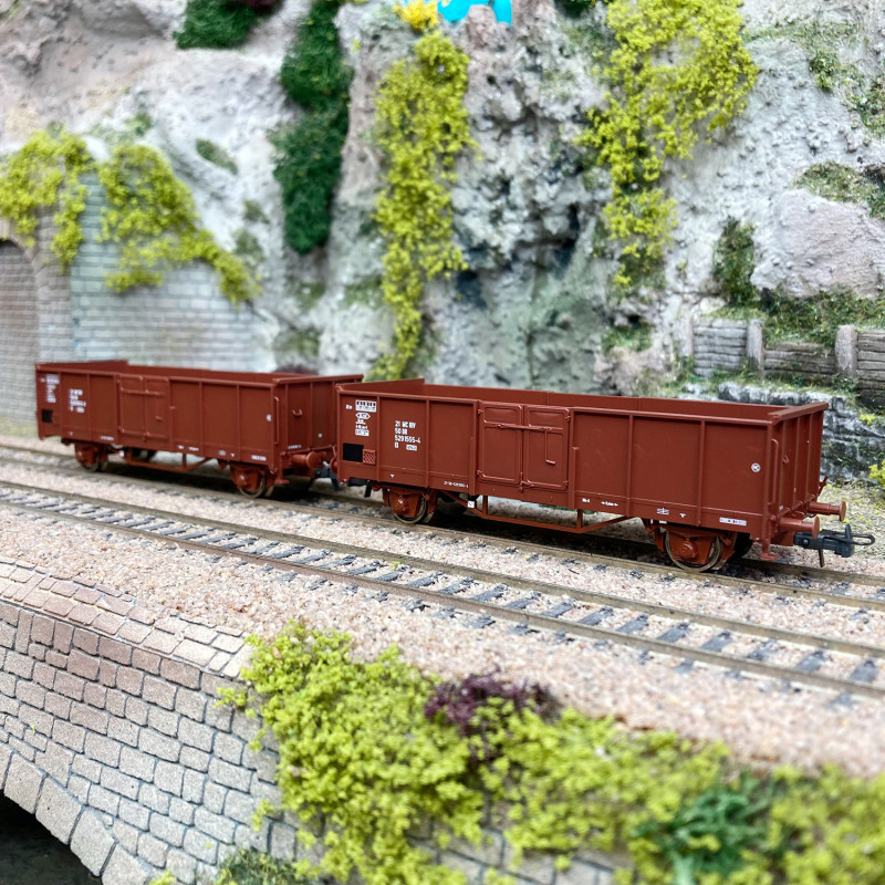 2 wagons tombereaux EI, 2 essieux, DR, Ep IV - ROCO 77035