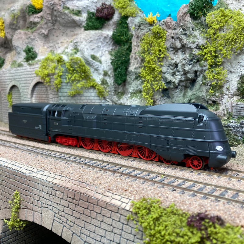 Locomotive vapeur BR 06 002, livrée grise, DRG - BRAWA 40230