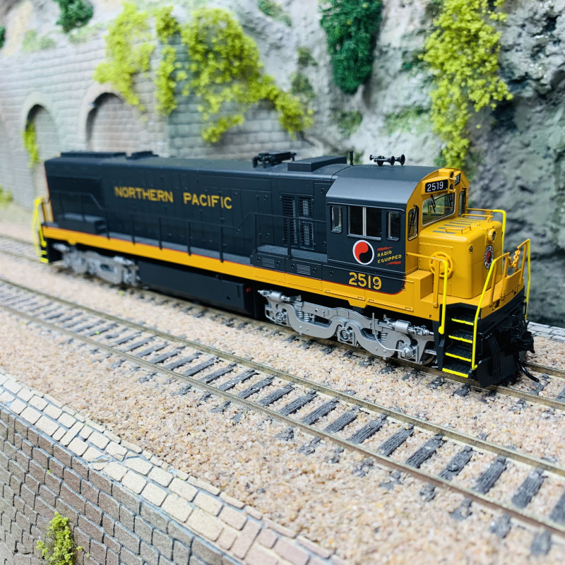 Locomotive diesel U25C 2519, Northern Pacific, Ep III, digital son ...