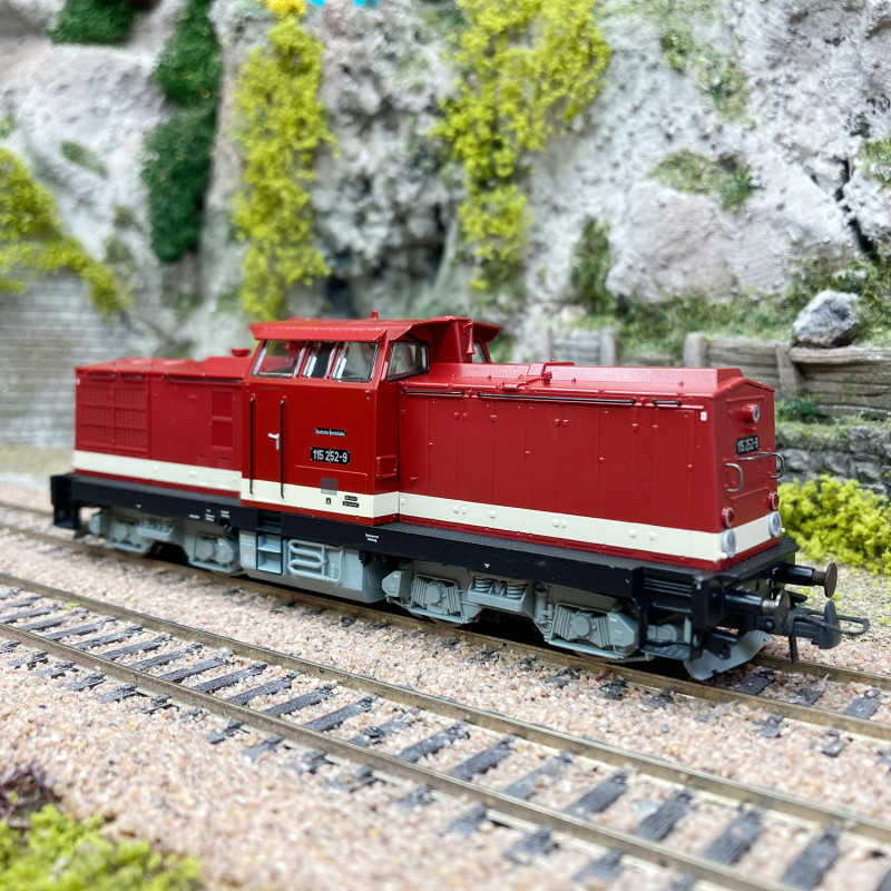 Locomotive diesel 115 252-9, DR, Ep IV, digital son - ROCO 70816 - HO 1/87
