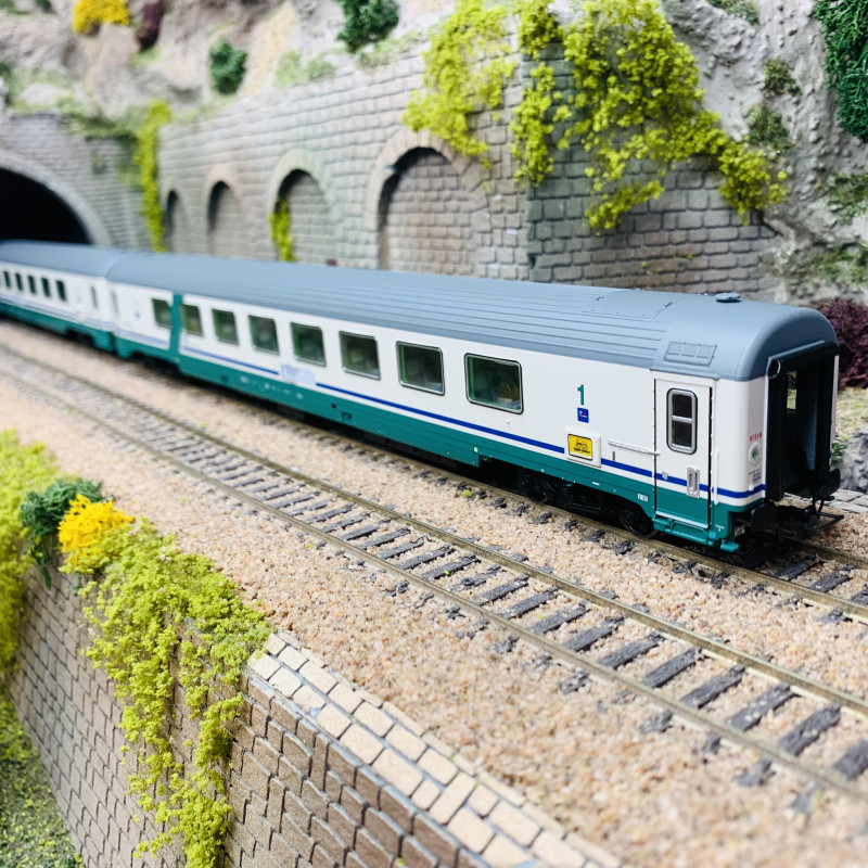 Coffret de 3 voitures voyageurs IC 507/530 "IC Sila", FS Rivarossi. Coffret de 3 voitures ...