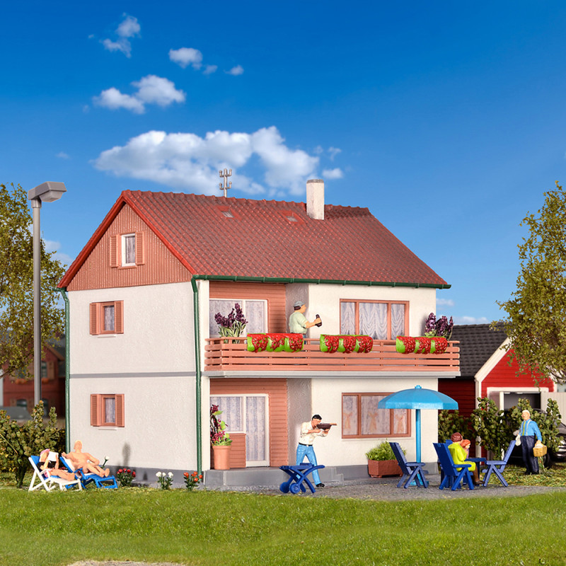 Maison avec étage et balcon - KIBRI 38723