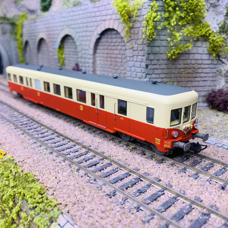 R37 matériel roulant, locomotives, wagons, autorails, voitures voyageurs échelle HO