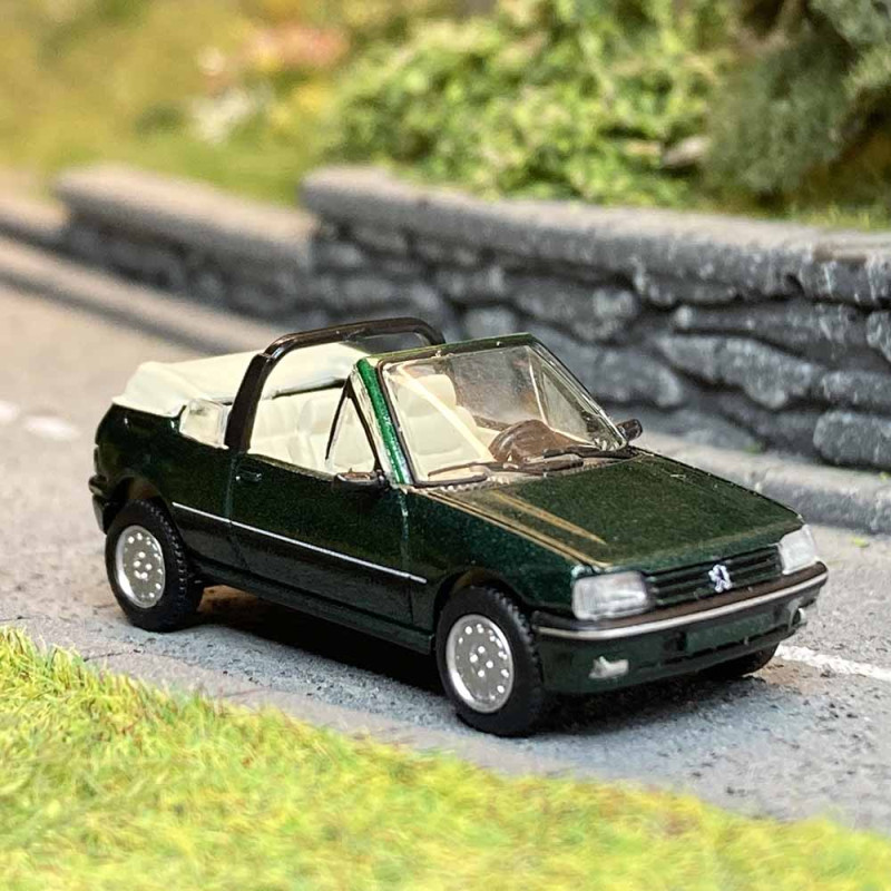 Peugeot 205 cabriolet "Roland Garros" vert métallisé - SAI / PCX87 6329
