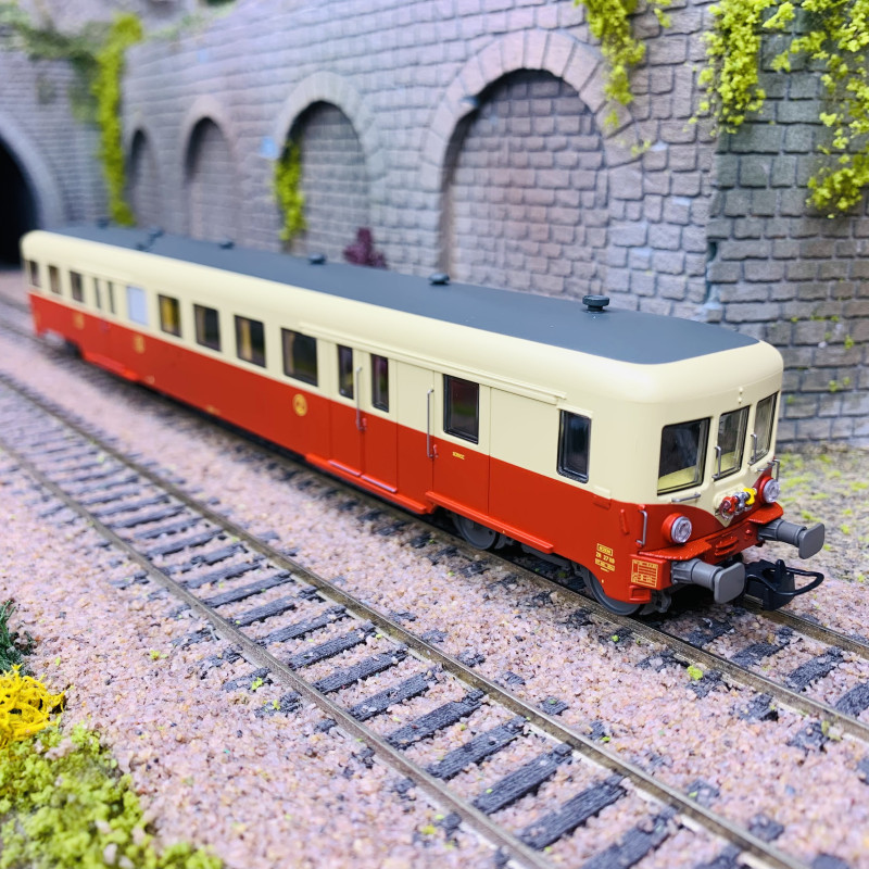 R37 matériel roulant, locomotives, wagons, autorails, voitures ...