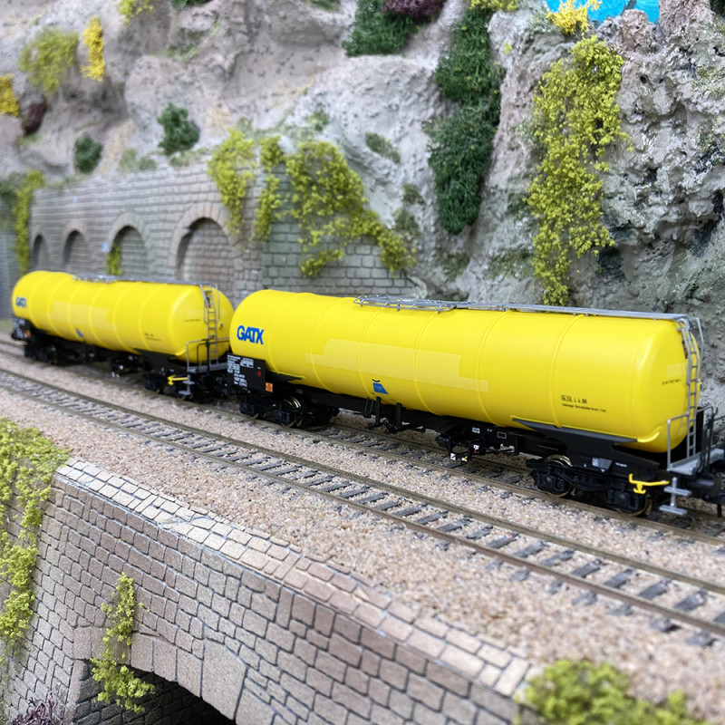 2 wagons citernes Zans, 95 m3, GATX - ROCO 76025