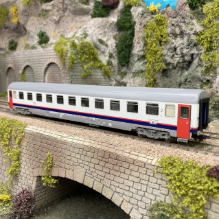 MARKLIN - Modélisme ferroviaire HO 3 rails et Z 2 rails locomotives ...