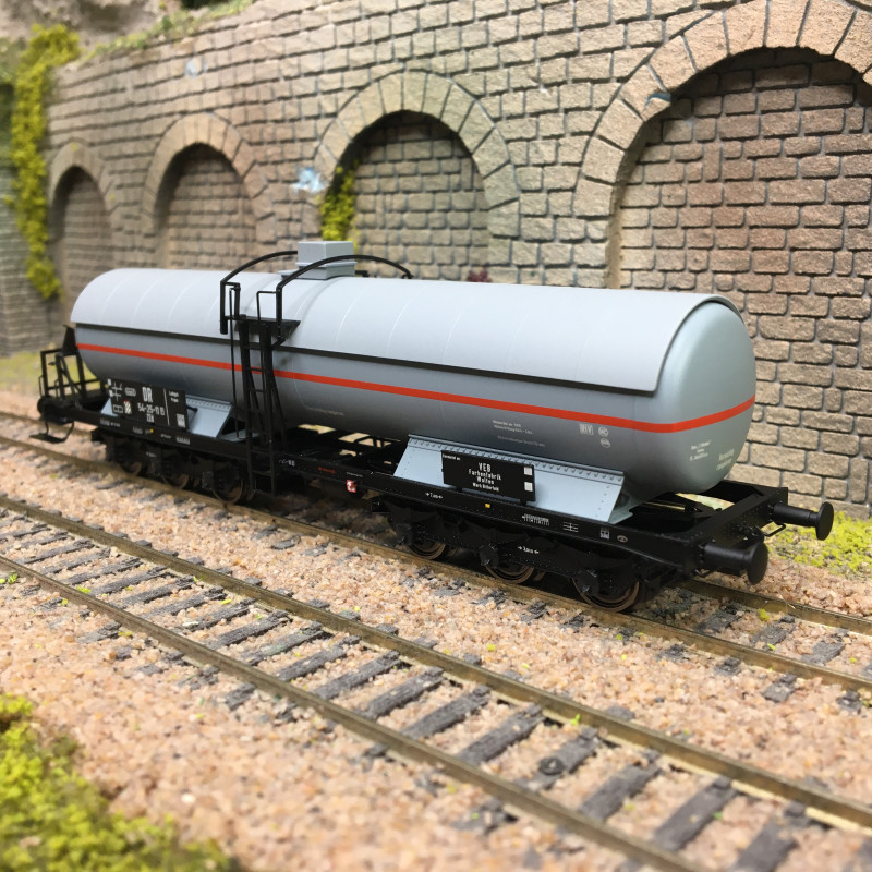 Wagon-citerne à essence, ZZd VEB, DR - BRAWA 50090 - HO 1/87