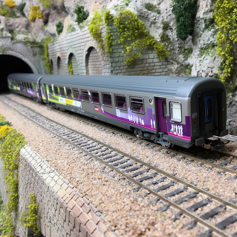 2 voitures Corail Vtu 1 + 2 CL, REMI, Sncf - PIKO 97134 - HO 1/87