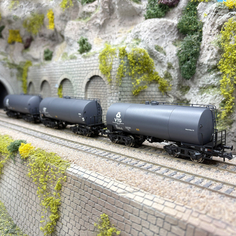 ROCO 6600162 - 3 wagons citernes à bogies, VTG / DB
