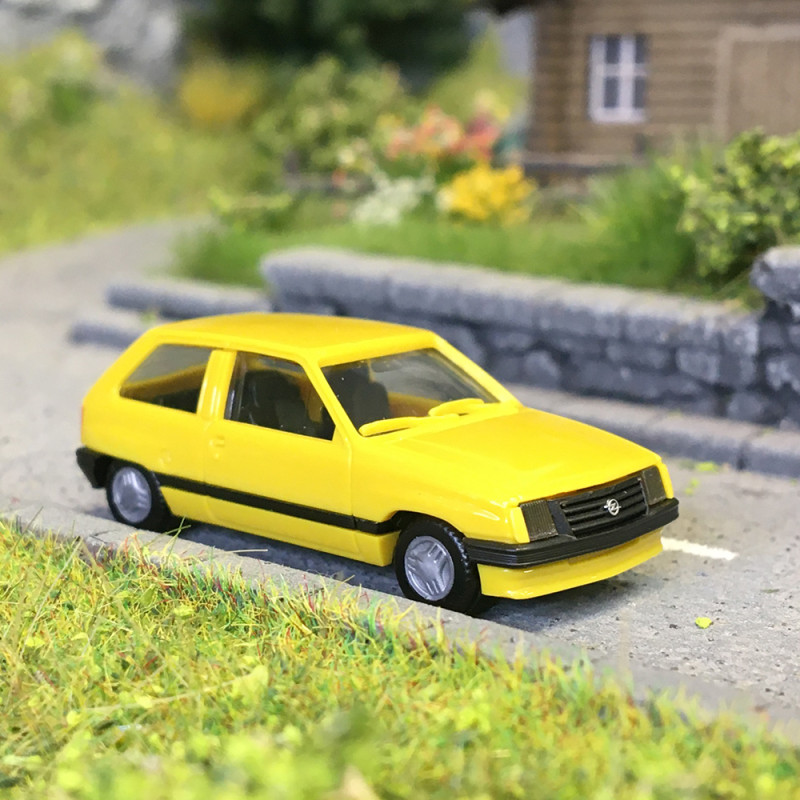Opel Corsa A, 2 portes, jaune, 1982 - HERPA 029032 - HO 1/87