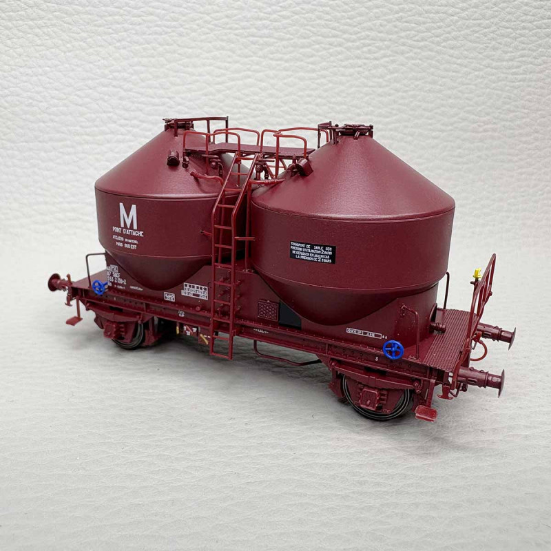 R37 43116 - Wagon cimentier 2 essieux, décoration "M", SNCF