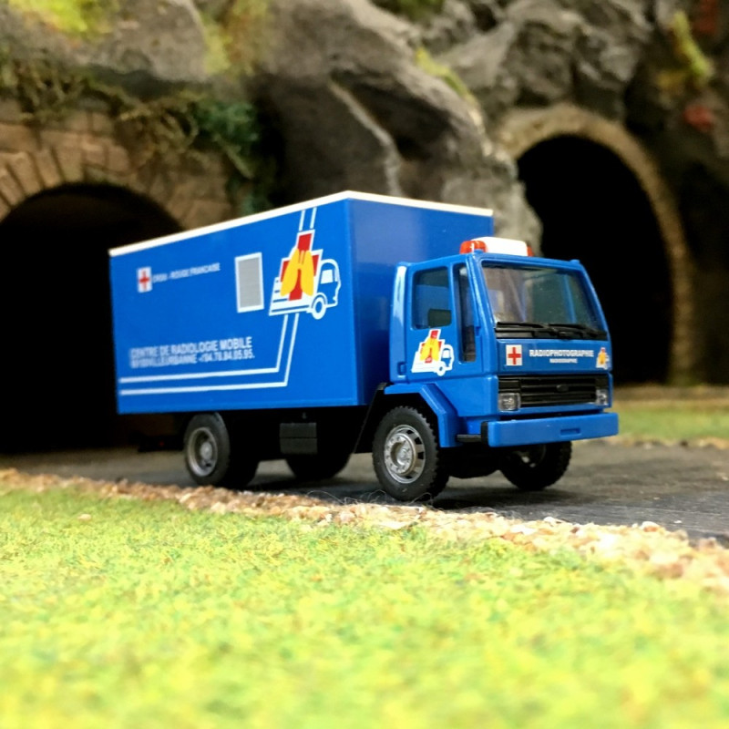 Ford Cargo "Croix Rouge" HO 1/87 Rietze 60619